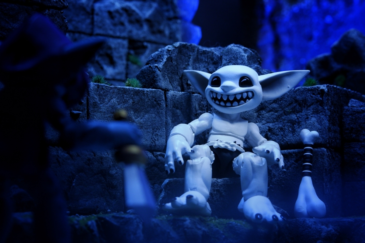 REVIEW: Plunderlings Feral Zombone – FREETHEFIGURES